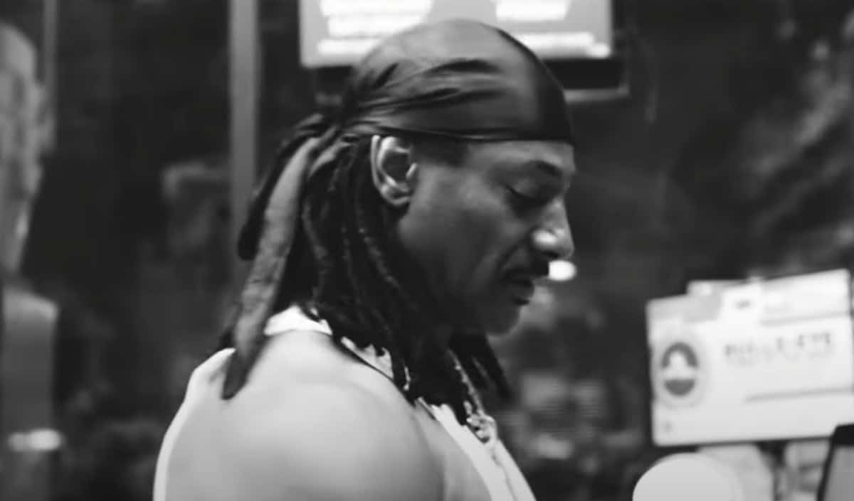 Big Hit, Hit-Boy ja The Alchemist tiputtivat uuden musavideon 'Dirtball'